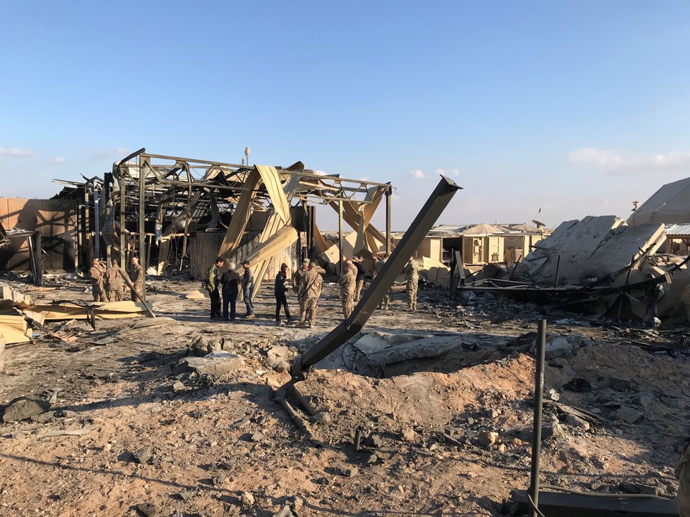 Una base militar que alberga tropas estadounidenses en Irak fue atacada ...