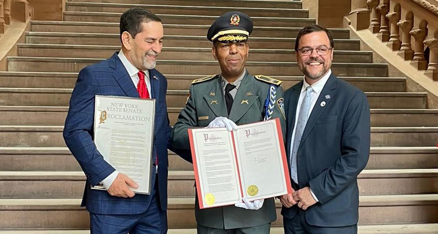 Mayor de la PN y ex oficial del NYPD David Vargas es reconocido con ...