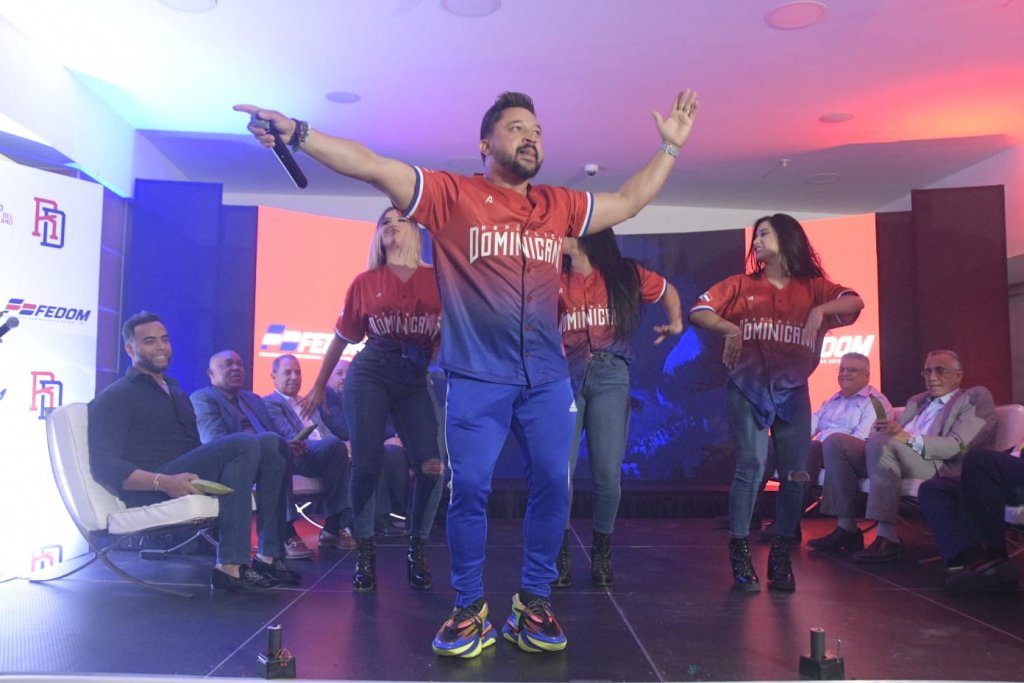 Equipo dominicano presenta los uniformes que utilizará en el Clásico ...